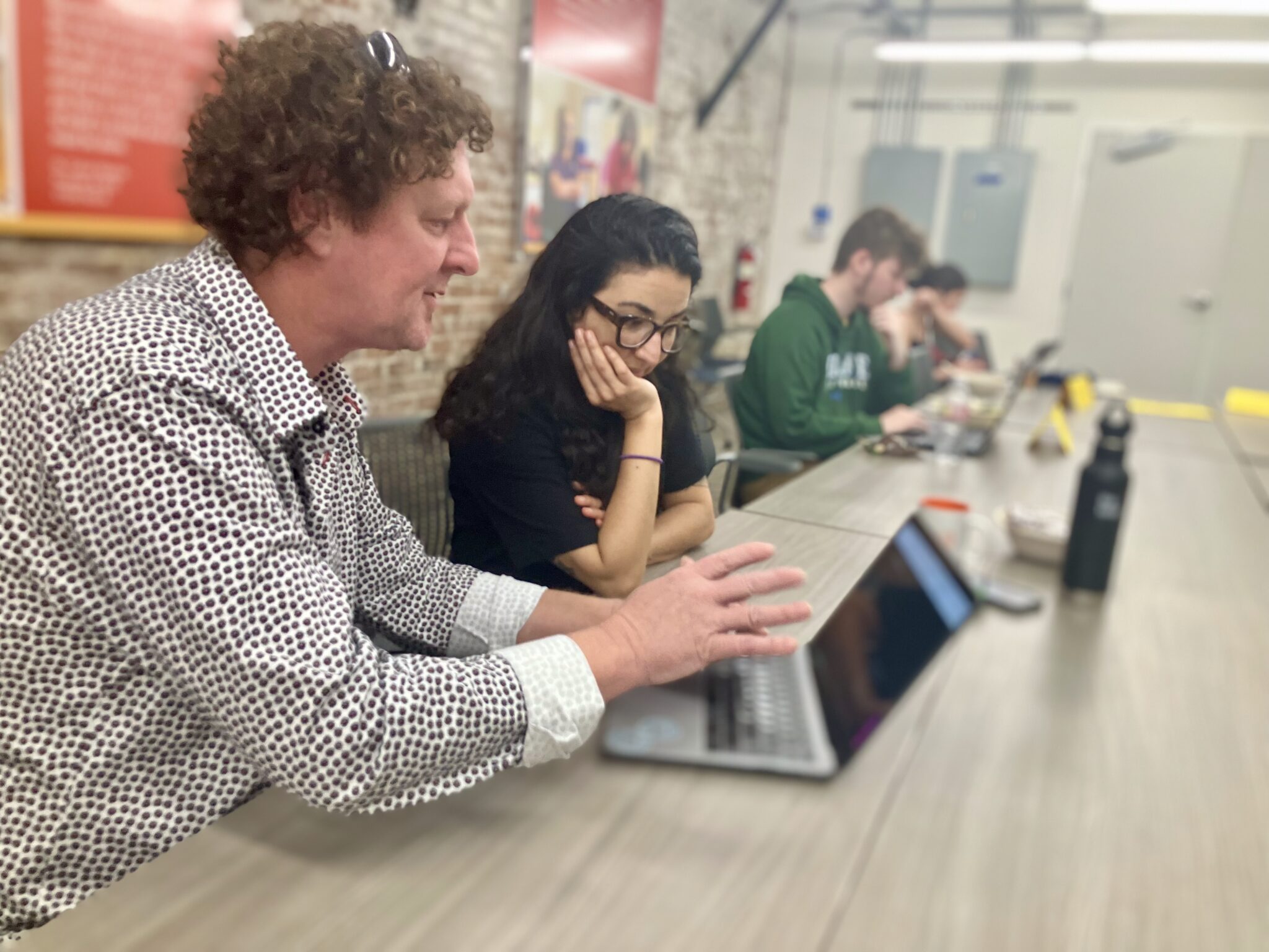 A Peek Into New Curriculum at the Changemaker Institute: Empowering Changemakers with AI % - The ...